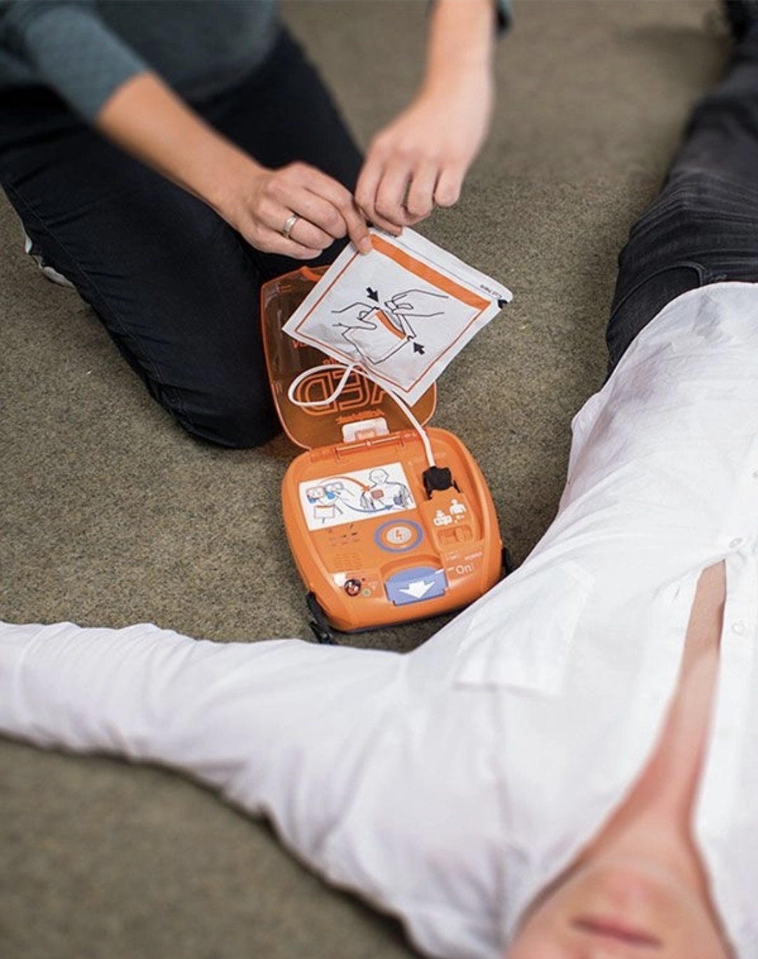 AED-3100 Semi Automatic Defibrillator – Waltson Global Synergy